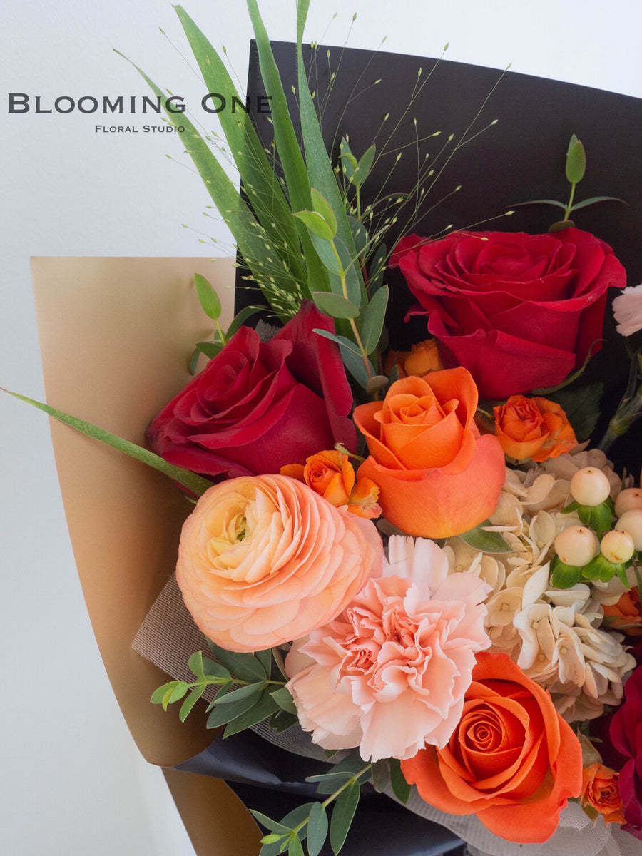 Black & Gold - 黑与金 | Flower Delivery Toronto | Same Day Delivery Flower ...