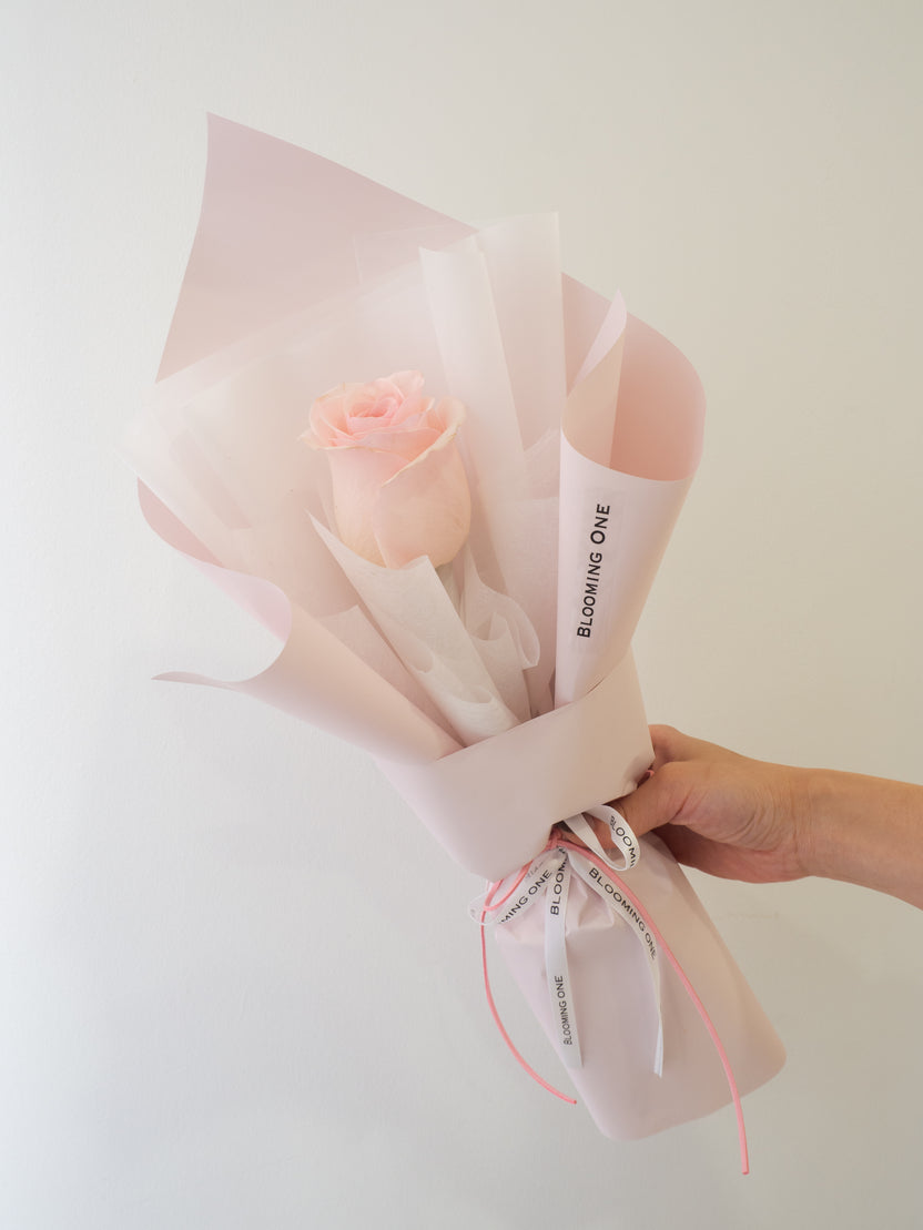 Rose Mickey Box – 玫瑰米奇礼盒 – Florist Markham | Flower Delivery Toronto ...